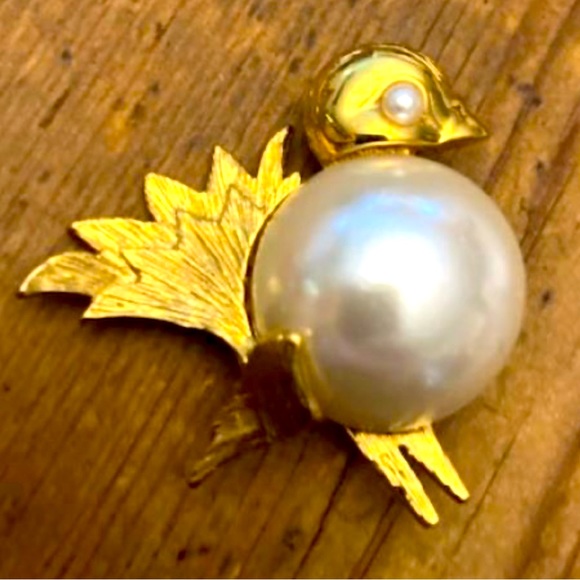 Napier | Jewelry | Signed Napier Chick Brooch With Pearl | Poshmark